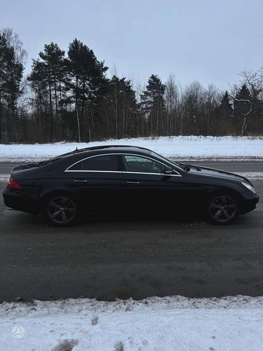 Melns Mercedes-Benz CLS 350 2006 Šauļi, ar dzinēja tilpumu 3.50 L un nobraukumu 303 tūkst. km par 5499 €, foto 18 vietnē AUTOMOTO.COM.LV