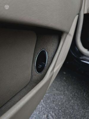 Melns Mercedes-Benz CLS 350 2006 Šauļi, ar dzinēja tilpumu 3.50 L un nobraukumu 303 tūkst. km par 5499 €, foto 29 vietnē AUTOMOTO.COM.LV