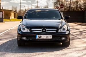 Black Mercedes-Benz CLS 350 2010 in Jelgava, with an engine capacity of 3.00 L and mileage of 255 thousand km for 8900 €, photo 4 on AUTOMOTO.COM.LV