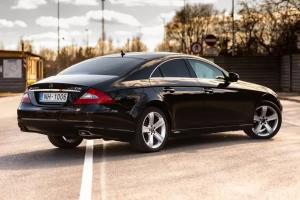 Black Mercedes-Benz CLS 350 2010 in Jelgava, with an engine capacity of 3.00 L and mileage of 255 thousand km for 8900 €, photo 6 on AUTOMOTO.COM.LV