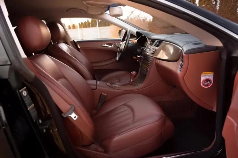 Black Mercedes-Benz CLS 350 2010 in Jelgava, with an engine capacity of 3.00 L and mileage of 255 thousand km for 8900 €, photo 16 on AUTOMOTO.COM.LV