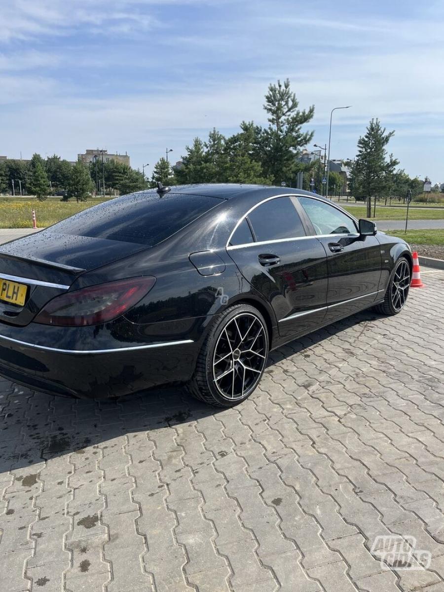 Black Mercedes-Benz CLS 350 2011 in Kretinga, with an engine capacity of 3.00 L and mileage of 187 thousand km for 7000 €, photo 7 on AUTOMOTO.COM.LV