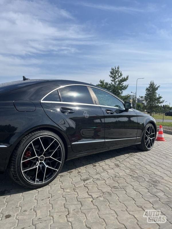Black Mercedes-Benz CLS 350 2011 in Kretinga, with an engine capacity of 3.00 L and mileage of 187 thousand km for 7000 €, photo 8 on AUTOMOTO.COM.LV