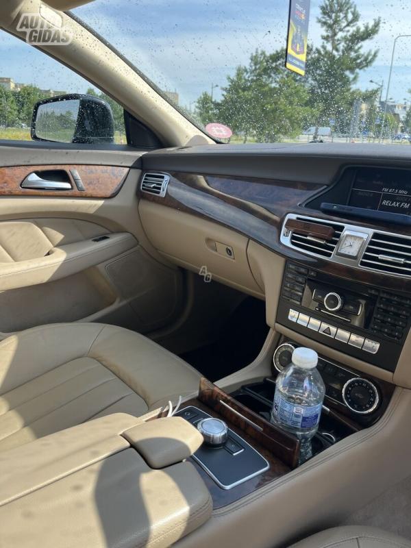Black Mercedes-Benz CLS 350 2011 in Kretinga, with an engine capacity of 3.00 L and mileage of 187 thousand km for 7000 €, photo 9 on AUTOMOTO.COM.LV