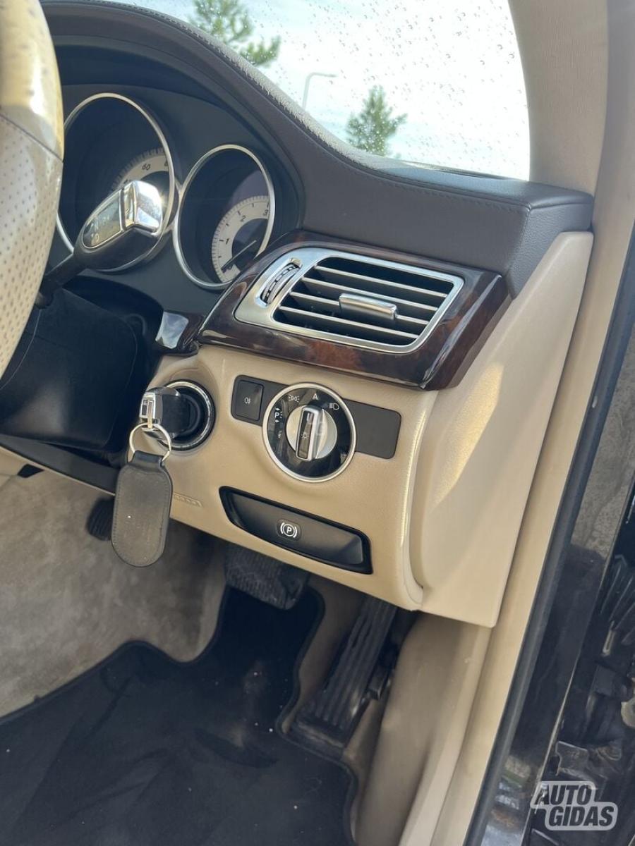 Black Mercedes-Benz CLS 350 2011 in Kretinga, with an engine capacity of 3.00 L and mileage of 187 thousand km for 7000 €, photo 12 on AUTOMOTO.COM.LV