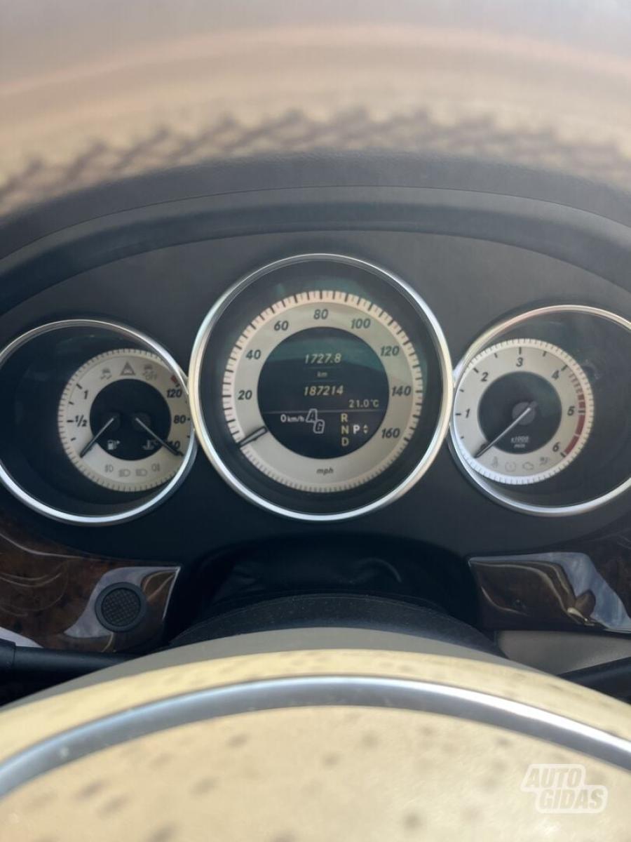 Black Mercedes-Benz CLS 350 2011 in Kretinga, with an engine capacity of 3.00 L and mileage of 187 thousand km for 7000 €, photo 18 on AUTOMOTO.COM.LV
