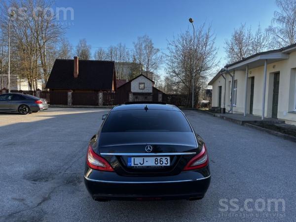 Mercedes-Benz CLS 350 2011 in Preili on AUTOMOTO.COM.LV Black Mercedes-Benz CLS 350 2011 in Preili, with an engine capacity of 3.00 L and mileage of 310 thousand km for 11000 €, photo 7 on AUTOMOTO.COM.LV