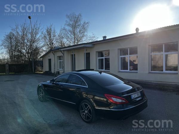 Mercedes-Benz CLS 350 2011 in Preili on AUTOMOTO.COM.LV Black Mercedes-Benz CLS 350 2011 in Preili, with an engine capacity of 3.00 L and mileage of 310 thousand km for 11000 €, photo 8 on AUTOMOTO.COM.LV