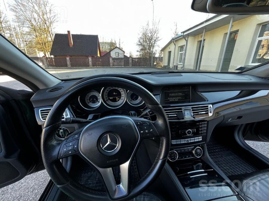 Melns Mercedes-Benz CLS 350 2011 Preiļi, ar dzinēja tilpumu 3.00 L un nobraukumu 310 tūkst. km par 11000 €, foto 10 vietnē AUTOMOTO.COM.LV