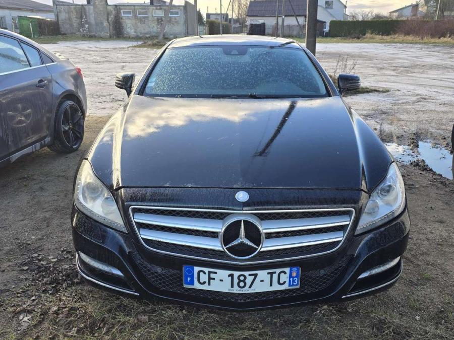 Melns Mercedes-Benz CLS 350 2012 Tauragė, ar dzinēja tilpumu 3.00 L un nobraukumu 240 tūkst. km par 4900 €, foto 3 vietnē AUTOMOTO.COM.LV