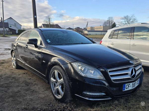Black Mercedes-Benz CLS 350 2012 in Taurage, with an engine capacity of 3.00 L and mileage of 240 thousand km for 4900 €, photo 4 on AUTOMOTO.COM.LV