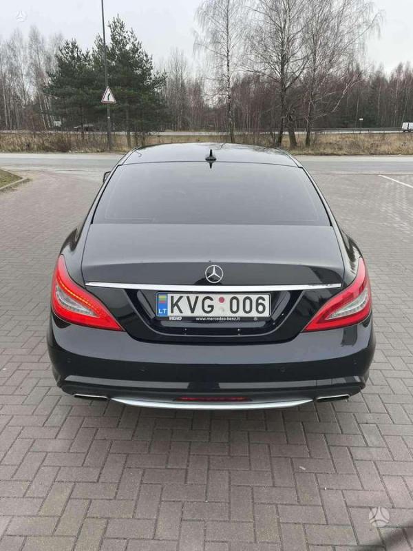 Black Mercedes-Benz CLS 350 2012 in Kaunas, with an engine capacity of 2.99 L and mileage of 236 thousand km for 13500 €, photo 4 on AUTOMOTO.COM.LV