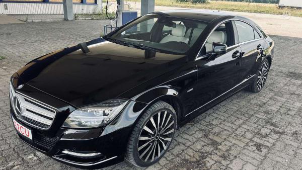 Melns Mercedes-Benz CLS 350 2012 Viļņa, ar dzinēja tilpumu 2.99 L un nobraukumu 377 tūkst. km par 10500 €, foto 1 vietnē AUTOMOTO.COM.LV