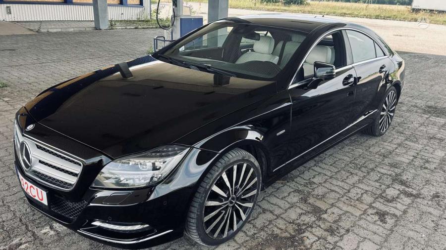 Melns Mercedes-Benz CLS 350 2012 Viļņa, ar dzinēja tilpumu 2.99 L un nobraukumu 377 tūkst. km par 10500 €, foto 1 vietnē AUTOMOTO.COM.LV