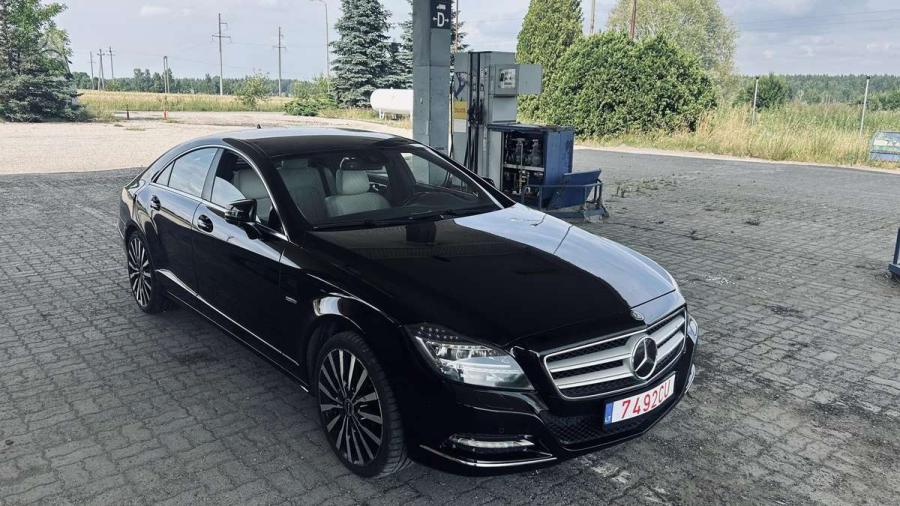 Melns Mercedes-Benz CLS 350 2012 Viļņa, ar dzinēja tilpumu 2.99 L un nobraukumu 377 tūkst. km par 10500 €, foto 5 vietnē AUTOMOTO.COM.LV