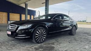 Melns Mercedes-Benz CLS 350 2012 Viļņa, ar dzinēja tilpumu 2.99 L un nobraukumu 377 tūkst. km par 10500 €, foto 7 vietnē AUTOMOTO.COM.LV
