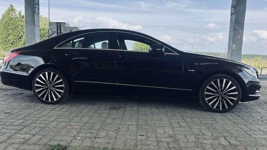 Melns Mercedes-Benz CLS 350 2012 Viļņa, ar dzinēja tilpumu 2.99 L un nobraukumu 377 tūkst. km par 10500 €, foto 14 vietnē AUTOMOTO.COM.LV