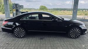 Melns Mercedes-Benz CLS 350 2012 Viļņa, ar dzinēja tilpumu 2.99 L un nobraukumu 377 tūkst. km par 10500 €, foto 17 vietnē AUTOMOTO.COM.LV