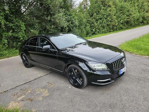 Melns Mercedes-Benz CLS 350 2012 Prienai, ar dzinēja tilpumu 2.99 L un nobraukumu 300 tūkst. km par 12000 €, foto 5 vietnē AUTOMOTO.COM.LV