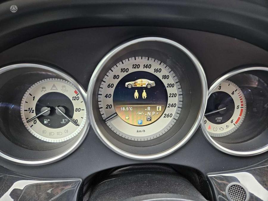 Melns Mercedes-Benz CLS 350 2012 Prienai, ar dzinēja tilpumu 2.99 L un nobraukumu 300 tūkst. km par 12000 €, foto 21 vietnē AUTOMOTO.COM.LV