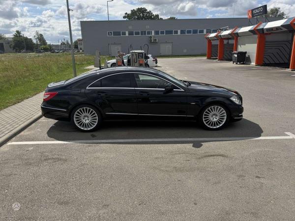 Melns Mercedes-Benz CLS 350 2012 Marijampole, ar dzinēja tilpumu 2.99 L un nobraukumu 250 tūkst. km par 11500 €, foto 4 vietnē AUTOMOTO.COM.LV