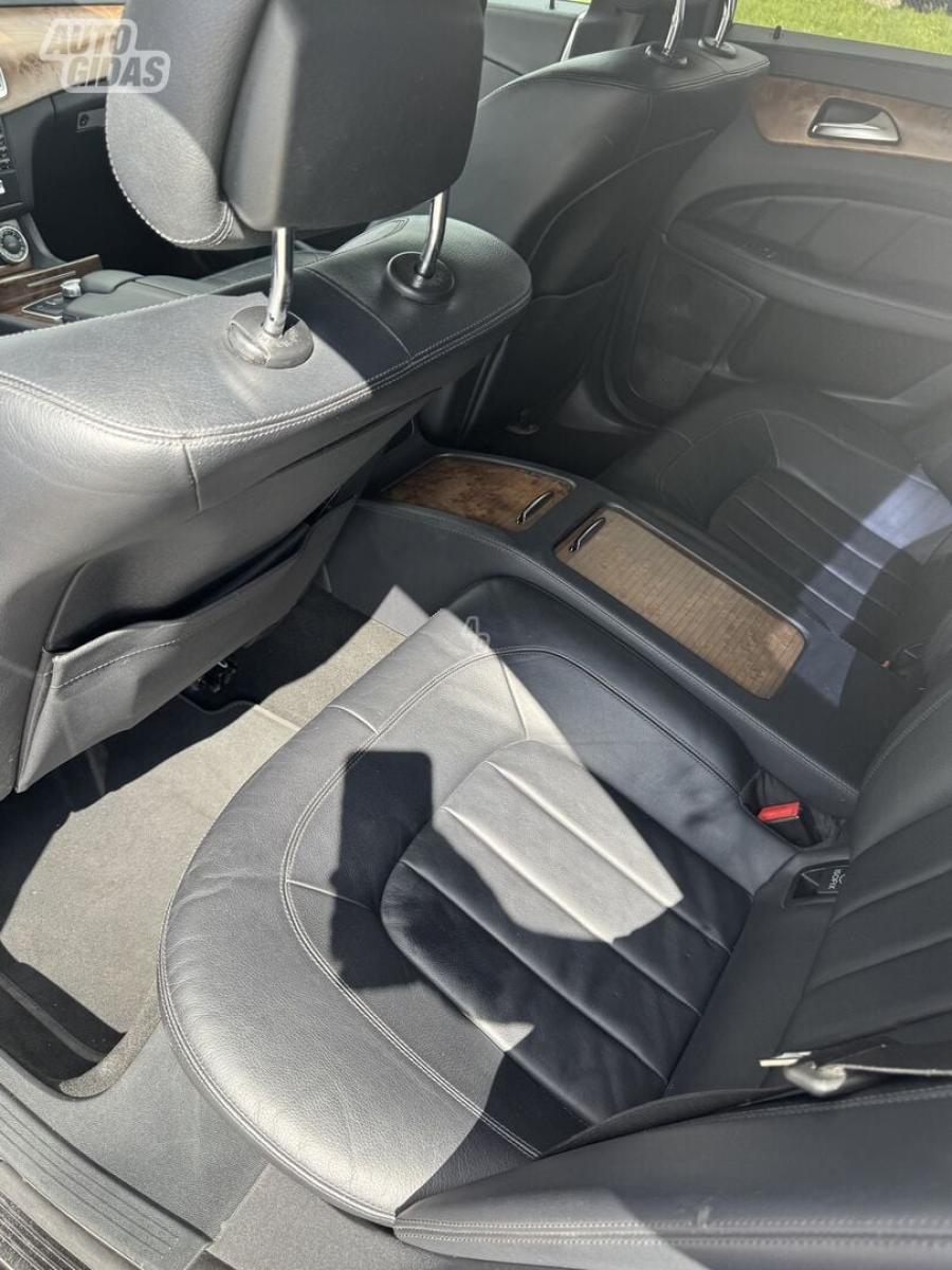 Melns Mercedes-Benz CLS 350 2012 Marijampole, ar dzinēja tilpumu 3.00 L un nobraukumu 250 tūkst. km par 11700 €, foto 12 vietnē AUTOMOTO.COM.LV