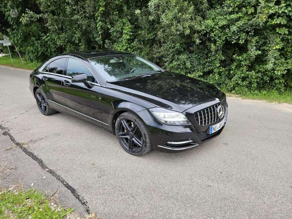 Black Mercedes-Benz CLS 350 2012 in Prienai, with an engine capacity of 2.99 L and mileage of 299 thousand km for 11700 €, photo 6 on AUTOMOTO.COM.LV