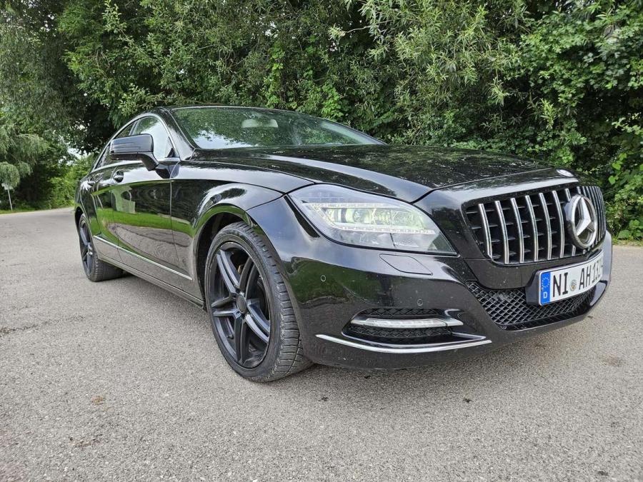 Black Mercedes-Benz CLS 350 2012 in Prienai, with an engine capacity of 2.99 L and mileage of 299 thousand km for 11700 €, photo 14 on AUTOMOTO.COM.LV