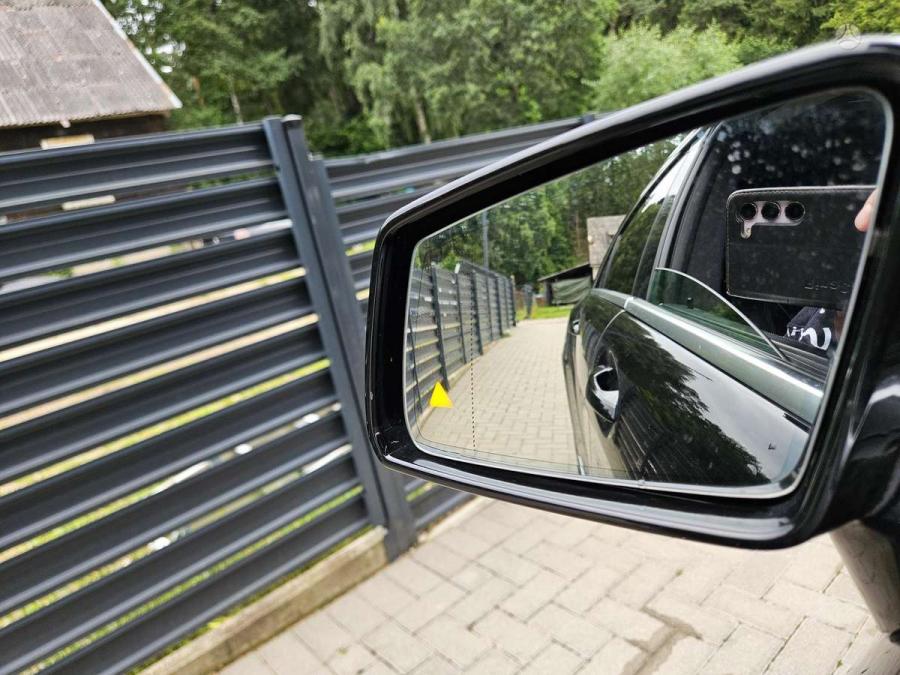 Black Mercedes-Benz CLS 350 2012 in Prienai, with an engine capacity of 2.99 L and mileage of 299 thousand km for 11700 €, photo 29 on AUTOMOTO.COM.LV
