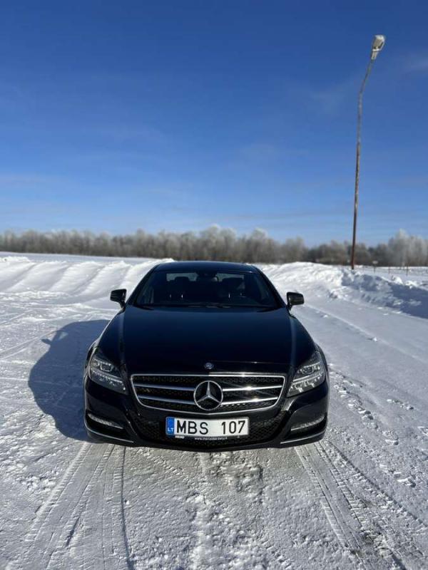 Melns Mercedes-Benz CLS 350 2013 Kupiškis, ar dzinēja tilpumu 2.99 L un nobraukumu 334 tūkst. km par 11700 €, foto 3 vietnē AUTOMOTO.COM.LV