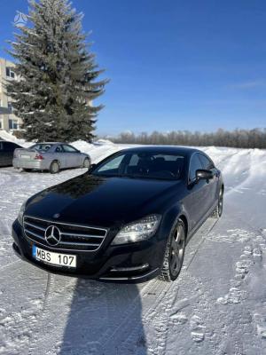 Black Mercedes-Benz CLS 350 2013 in Kupiskis, with an engine capacity of 2.99 L and mileage of 334 thousand km for 11700 €, photo 6 on AUTOMOTO.COM.LV