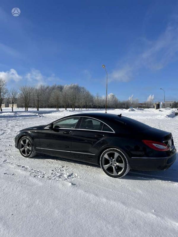 Melns Mercedes-Benz CLS 350 2013 Kupiškis, ar dzinēja tilpumu 2.99 L un nobraukumu 334 tūkst. km par 11700 €, foto 8 vietnē AUTOMOTO.COM.LV