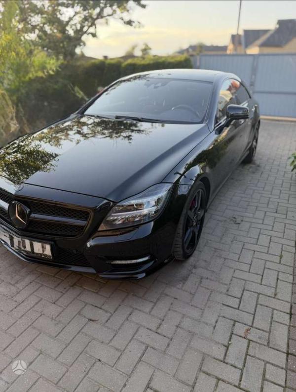 Melns Mercedes-Benz CLS 350 2013 Kauņa, ar dzinēja tilpumu 2.99 L un nobraukumu 299 tūkst. km par 16300 €, foto 1 vietnē AUTOMOTO.COM.LV