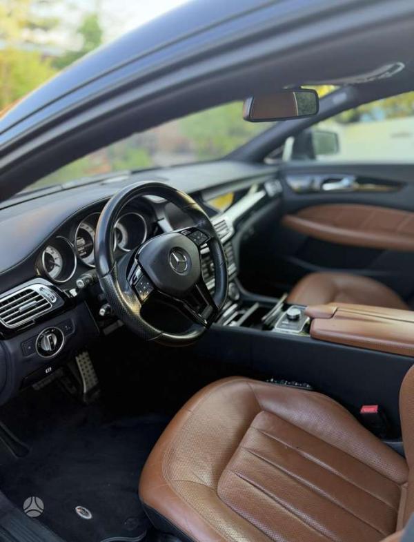 Melns Mercedes-Benz CLS 350 2013 Kauņa, ar dzinēja tilpumu 2.99 L un nobraukumu 299 tūkst. km par 16300 €, foto 4 vietnē AUTOMOTO.COM.LV