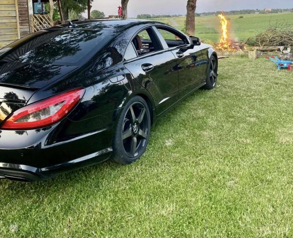 Melns Mercedes-Benz CLS 350 2013 Kauņa, ar dzinēja tilpumu 2.99 L un nobraukumu 299 tūkst. km par 16300 €, foto 8 vietnē AUTOMOTO.COM.LV