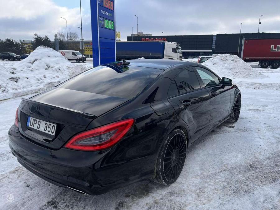 Melns Mercedes-Benz CLS 350 2014 Kauņa, ar dzinēja tilpumu 2.99 L un nobraukumu 302 tūkst. km par 13500 €, foto 4 vietnē AUTOMOTO.COM.LV