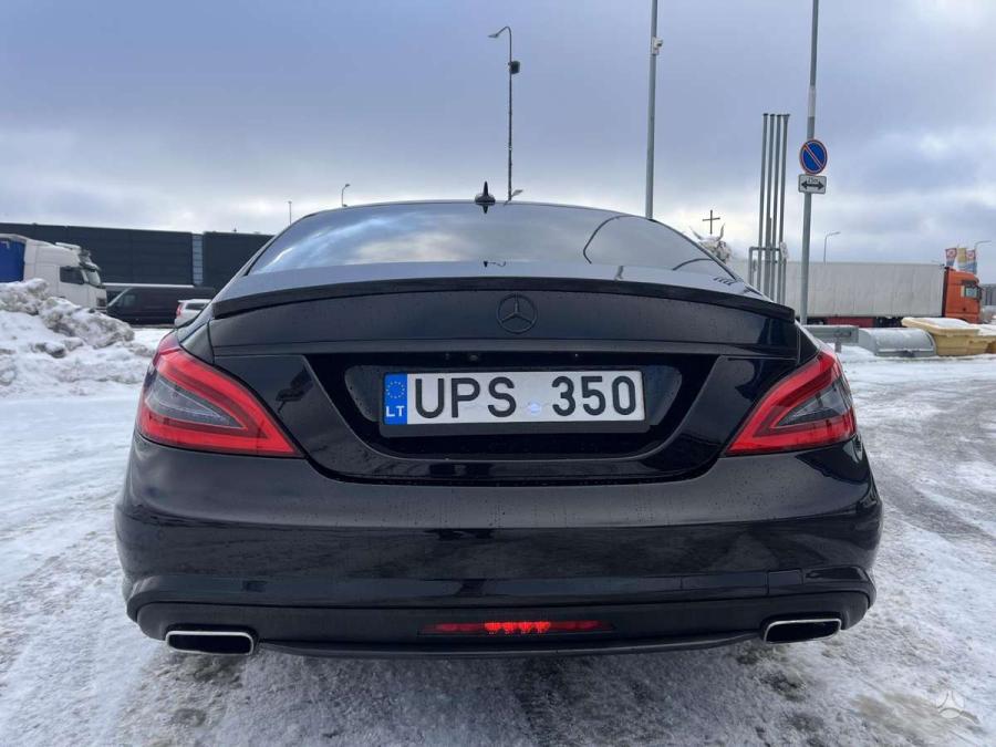 Melns Mercedes-Benz CLS 350 2014 Kauņa, ar dzinēja tilpumu 2.99 L un nobraukumu 302 tūkst. km par 13500 €, foto 5 vietnē AUTOMOTO.COM.LV