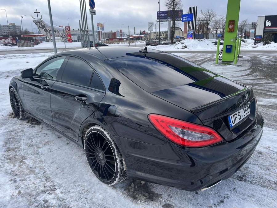 Melns Mercedes-Benz CLS 350 2014 Kauņa, ar dzinēja tilpumu 2.99 L un nobraukumu 302 tūkst. km par 13500 €, foto 6 vietnē AUTOMOTO.COM.LV