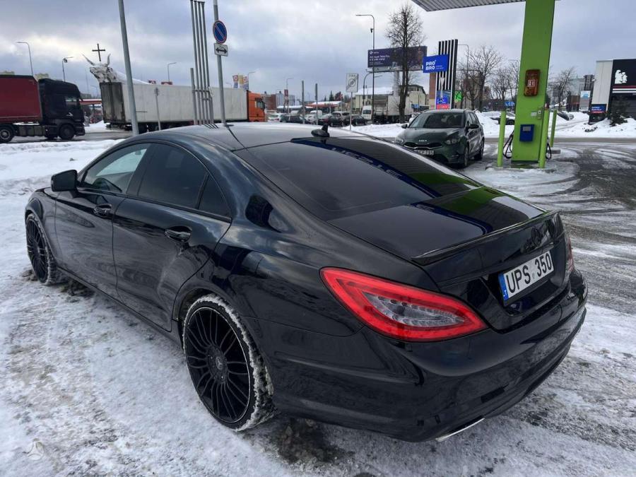 Melns Mercedes-Benz CLS 350 2014 Kauņa, ar dzinēja tilpumu 2.99 L un nobraukumu 302 tūkst. km par 13500 €, foto 8 vietnē AUTOMOTO.COM.LV
