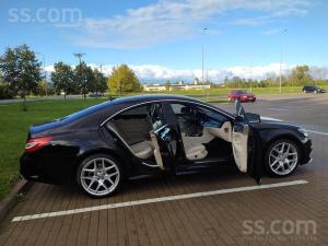 Black Mercedes-Benz CLS 350 2015 in Riga, with an engine capacity of 3.00 L and mileage of 147 thousand km for 19000 €, photo 4 on AUTOMOTO.COM.LV
