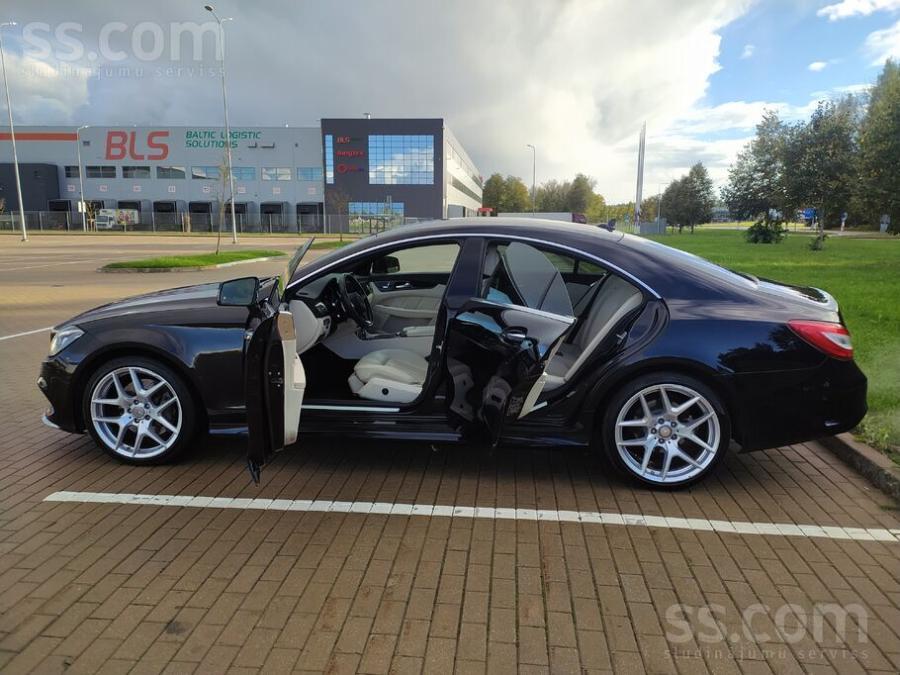 Black Mercedes-Benz CLS 350 2015 in Riga, with an engine capacity of 3.00 L and mileage of 147 thousand km for 19000 €, photo 5 on AUTOMOTO.COM.LV