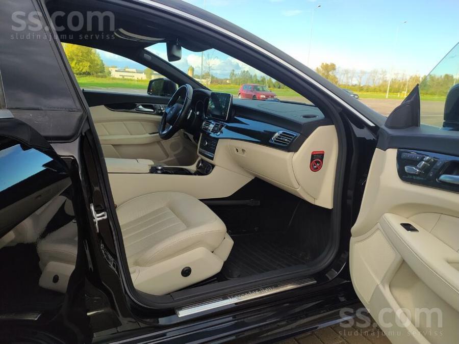 Black Mercedes-Benz CLS 350 2015 in Riga, with an engine capacity of 3.00 L and mileage of 147 thousand km for 19000 €, photo 8 on AUTOMOTO.COM.LV