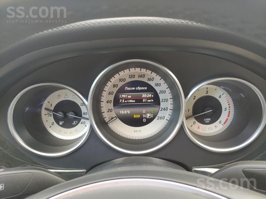 Black Mercedes-Benz CLS 350 2015 in Riga, with an engine capacity of 3.00 L and mileage of 147 thousand km for 19000 €, photo 13 on AUTOMOTO.COM.LV