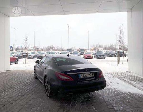 Melns Mercedes-Benz CLS 350 2016 Viļņa, ar dzinēja tilpumu 2.99 L un nobraukumu 195 tūkst. km par 30000 €, foto 5 vietnē AUTOMOTO.COM.LV