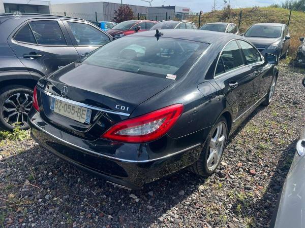 Black Mercedes-Benz CLS 350 2011 in Vilnius, with an engine capacity of 3.00 L and mileage of 339 thousand km for 10500 €, photo 3 on AUTOMOTO.COM.LV