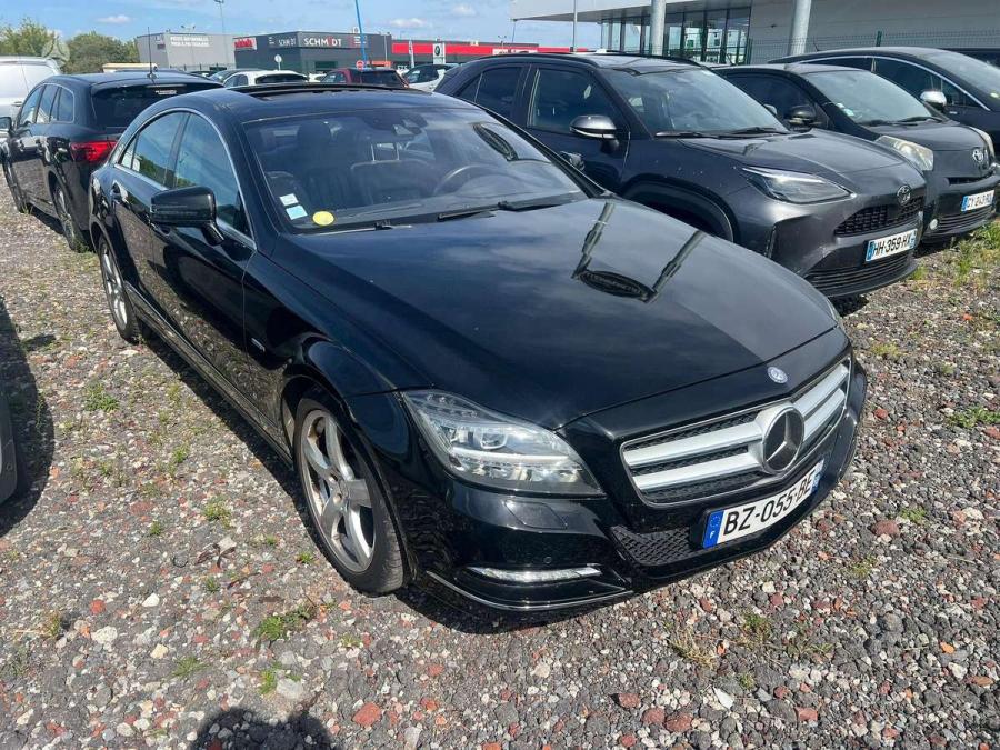 Black Mercedes-Benz CLS 350 2011 in Vilnius, with an engine capacity of 3.00 L and mileage of 339 thousand km for 10500 €, photo 4 on AUTOMOTO.COM.LV