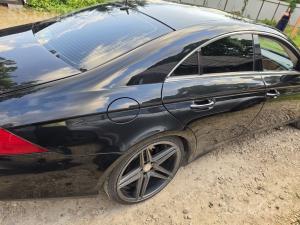 Black Mercedes-Benz CLS 350 2004 in Riga, with an engine capacity of 3.50 L and mileage of 0 thousand km for 3800 €, photo  on AUTOMOTO.COM.LV