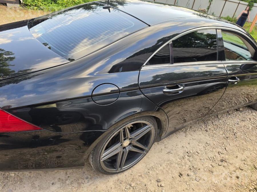 Melns Mercedes-Benz CLS 350 2004 Rīga, ar dzinēja tilpumu 3.50 L un nobraukumu 0 tūkst. km par 3800 €, foto 1 vietnē AUTOMOTO.COM.LV