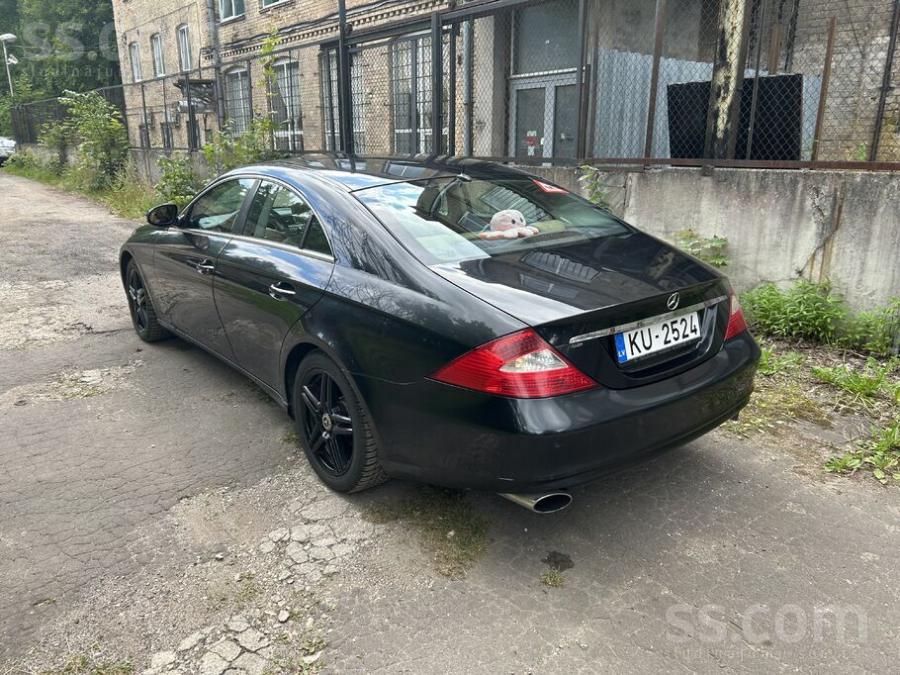 Melns Mercedes-Benz CLS 350 2004 Rīga, ar dzinēja tilpumu 3.50 L un nobraukumu 220 tūkst. km par 3500 €, foto 1 vietnē AUTOMOTO.COM.LV