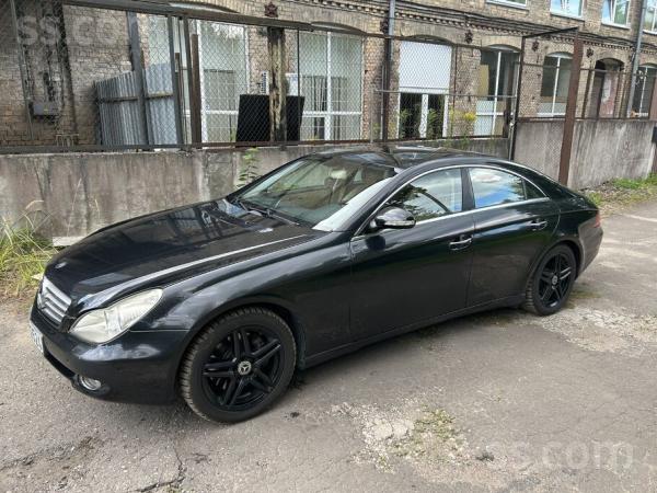 Melns Mercedes-Benz CLS 350 2004 Rīga, ar dzinēja tilpumu 3.50 L un nobraukumu 220 tūkst. km par 3500 €, foto 2 vietnē AUTOMOTO.COM.LV